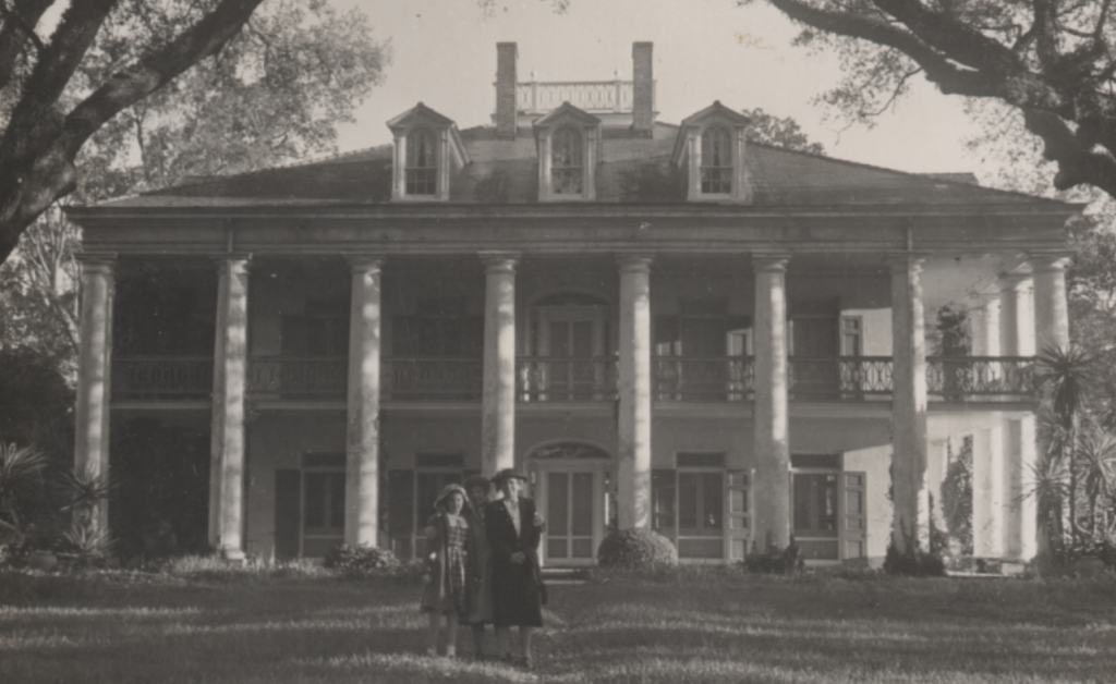 Oak Alley Plantation in Louisiana - Bayou Swamp Tours